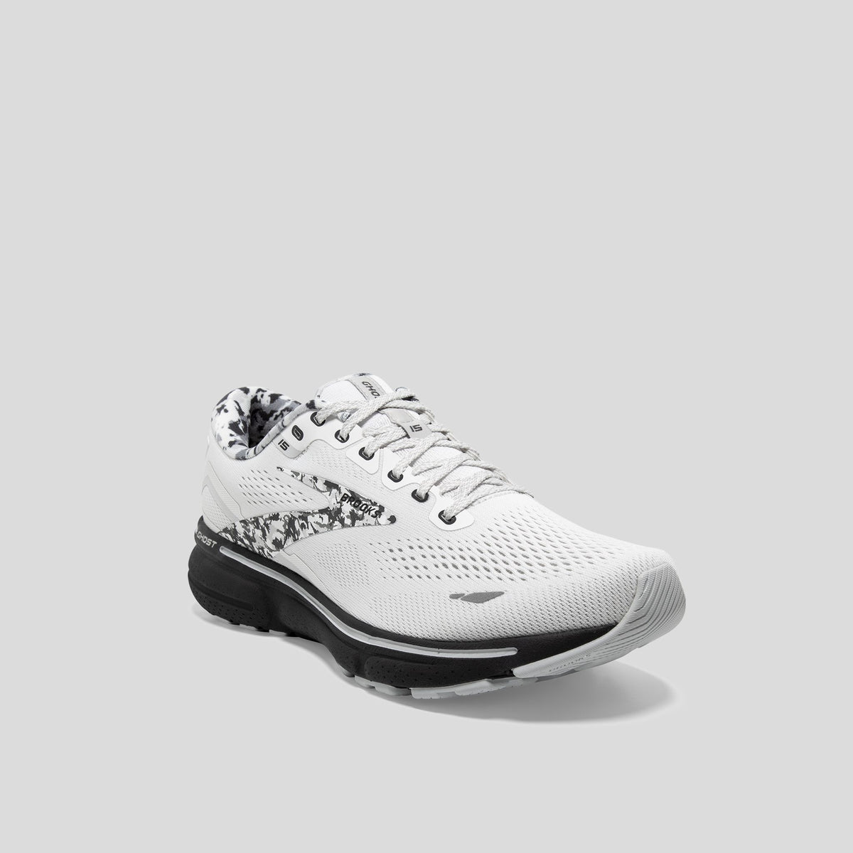 Men's Ghost 15 | White/Ebony/Oyster – Robert's Medical Uniforms