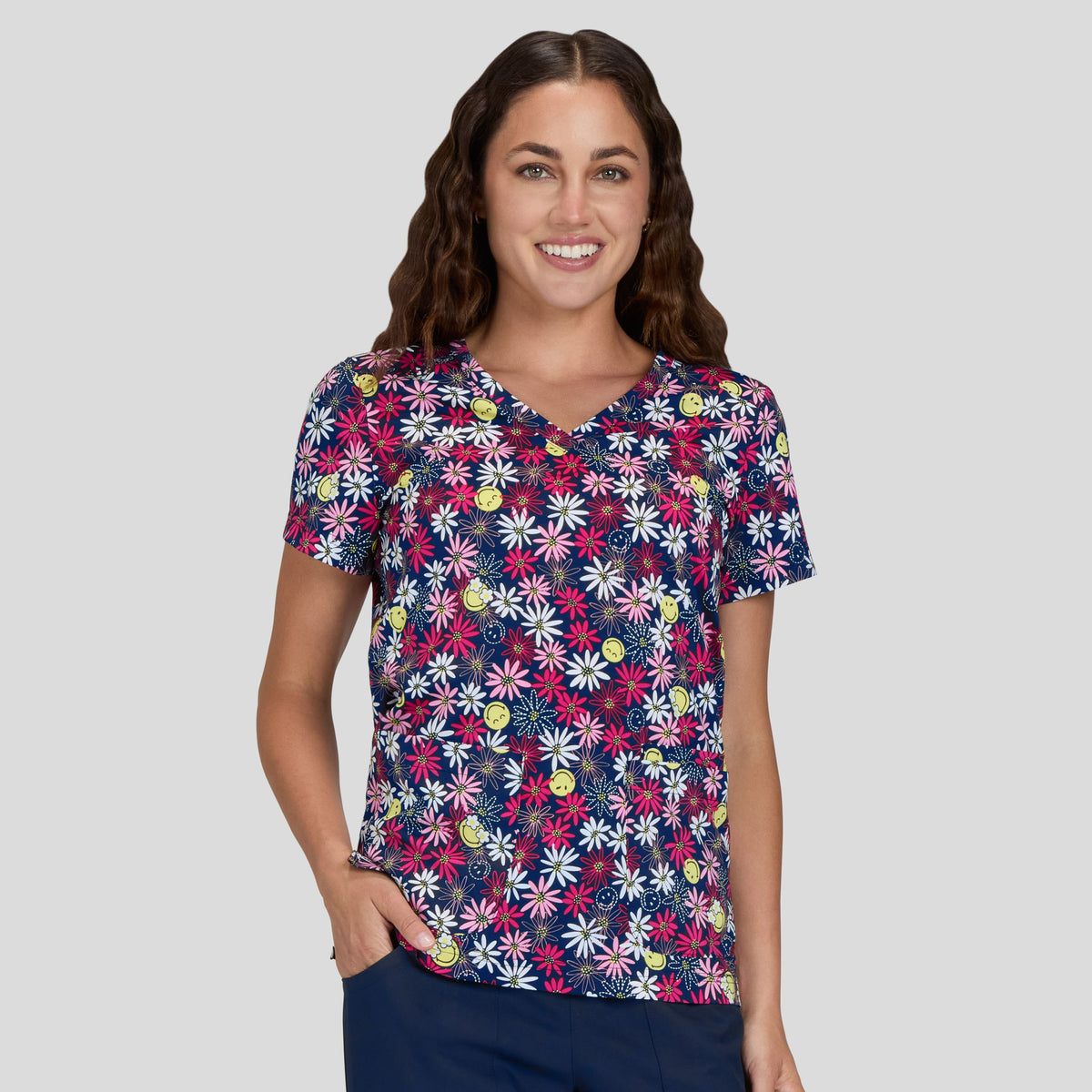 Adoring Top | Smile Daisy – Robert's Medical Uniforms