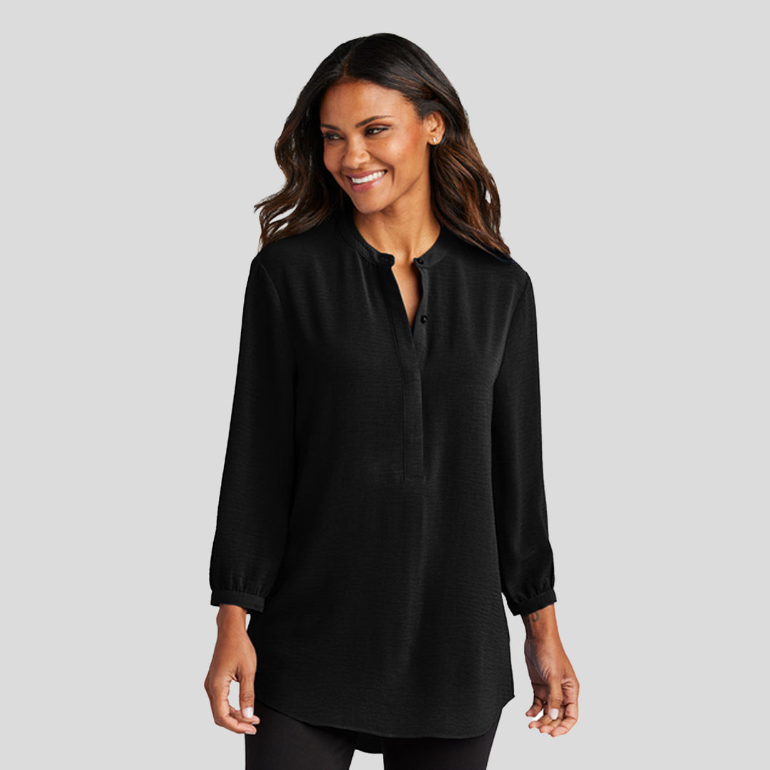 Women's 3/4-Sleeve Textured Crepe Tunic | Black – Robert's Medical Uniforms